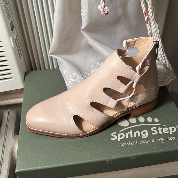 Sole Spring | Shoes | Leather Ankle Boots With Elaborate Open Side ...